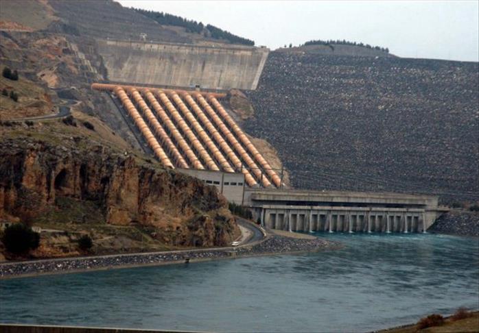 Turkey's electricity consumption up 7.4 pct