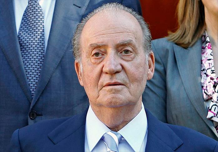 Kral maaşını düşürdü