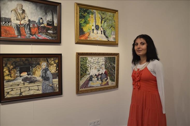 'Otisak stopala' izložba Turkinje koja slika stopalima