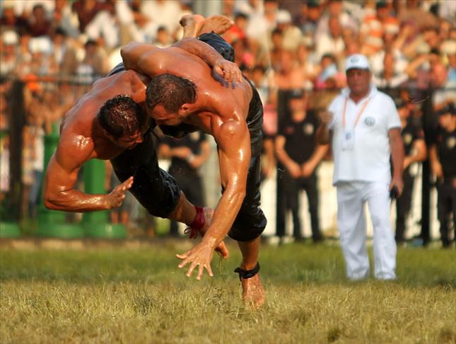 Oil wrestlers to perform at Colosseum
