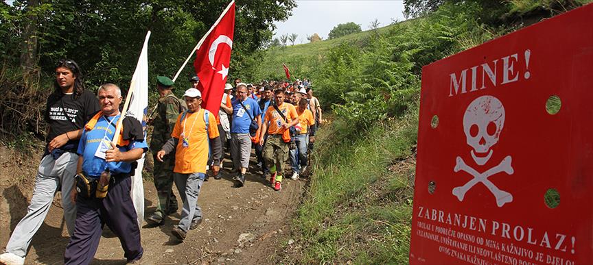 Srebrenitsa'da "ölüm yürüyüşü" başladı