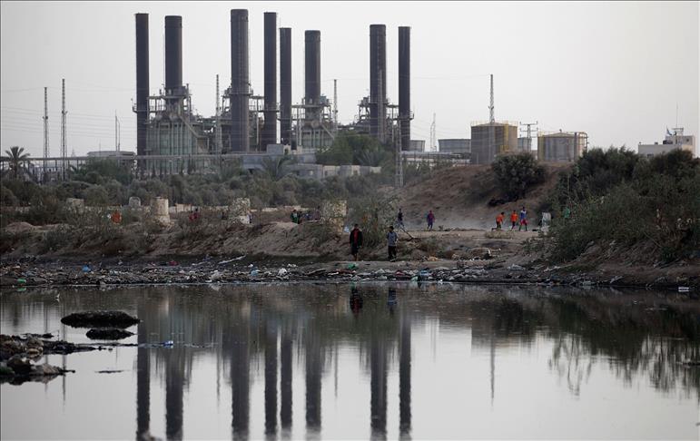 Gaza's power plant stops over crossing closure