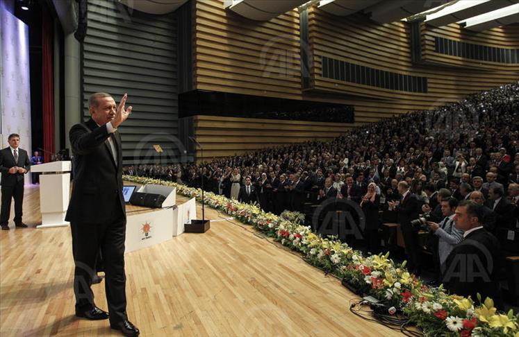 Erdogan, Premier ministre turc, désigné candidat à l'élection ...