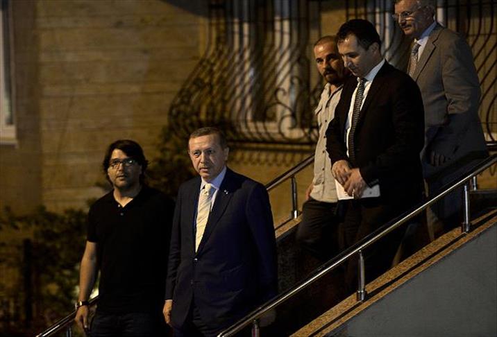 ''Uzun Adam''ı besteleyen Göğebakan'ı ziyaret etti