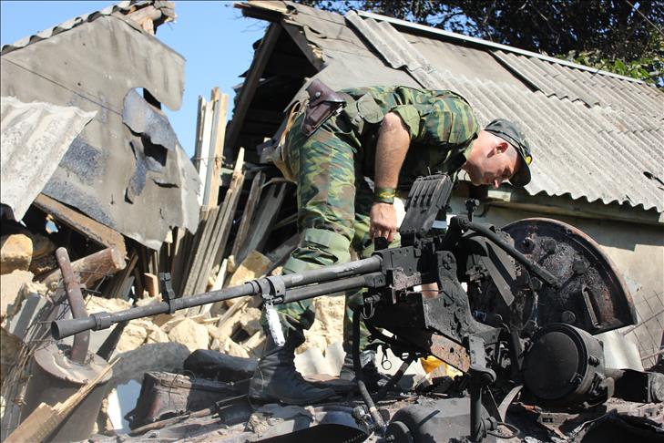 Separatists defy cease-fire wounding Ukrainian soldier