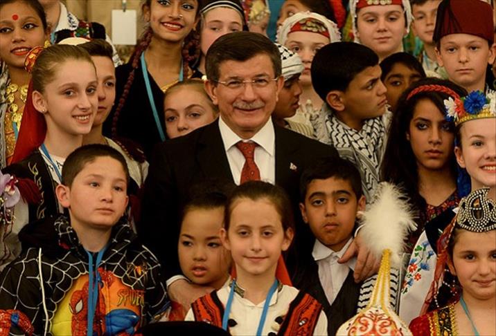 Turkish PM celebrates kids ahead of Children's Day