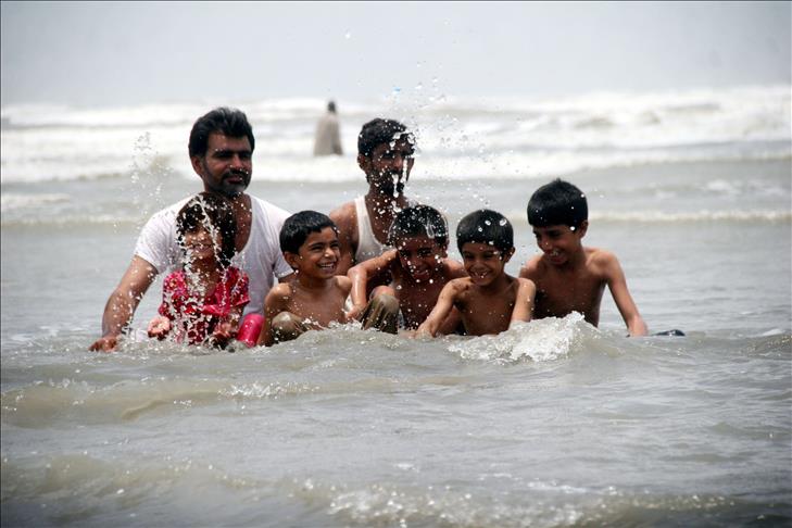 Pakistan heat wave eases but death toll tops 1,200