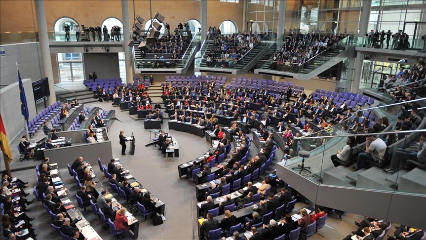 Germany to adopt integration law for refugees