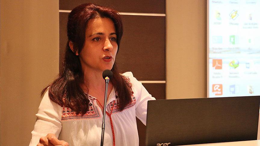 Okuma azmi ile kızlara "rol model" oldu