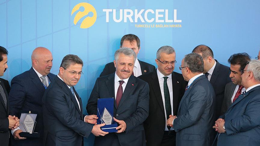 Dünyanın verisi Türkiye üzerinden taşınacak