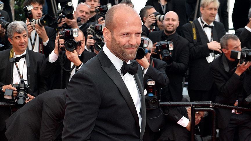 Ünlü oyuncu Jason Statham'dan 'milli irade' fotoğrafı