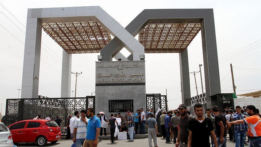 Egypt opens Gaza terminal for 4th day