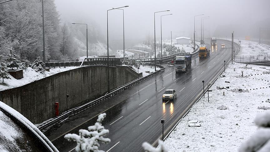 Bolu'da yoğun kar yağışı