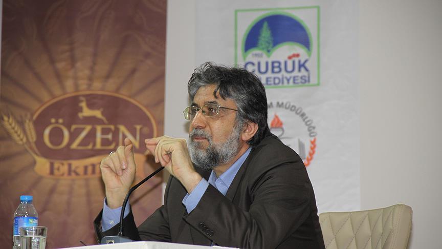Turkish journalist Akif Emre dies in Istanbul