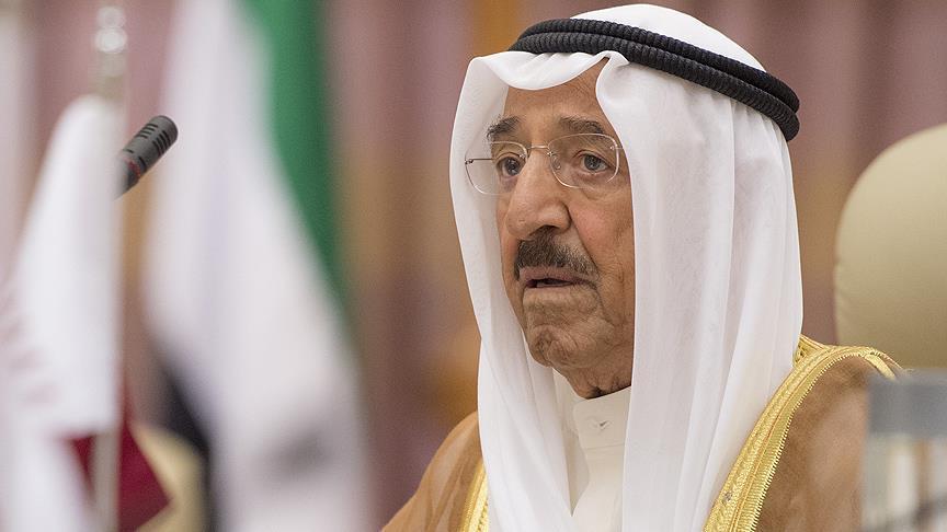 Kuwaiti emir in Riyadh in hopes of healing Gulf rift