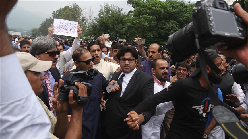 Pakistan’s ruling party mulls options after PM resigns