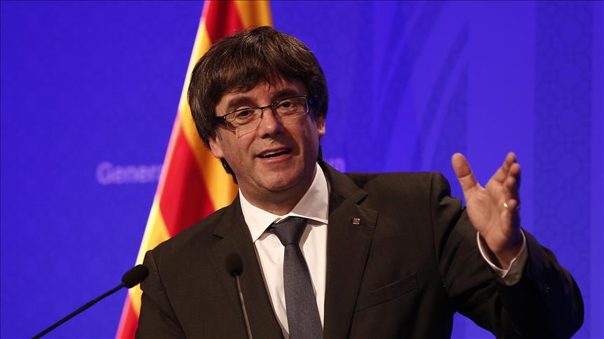 Catalan leader eludes Spanish PM's independence demand
