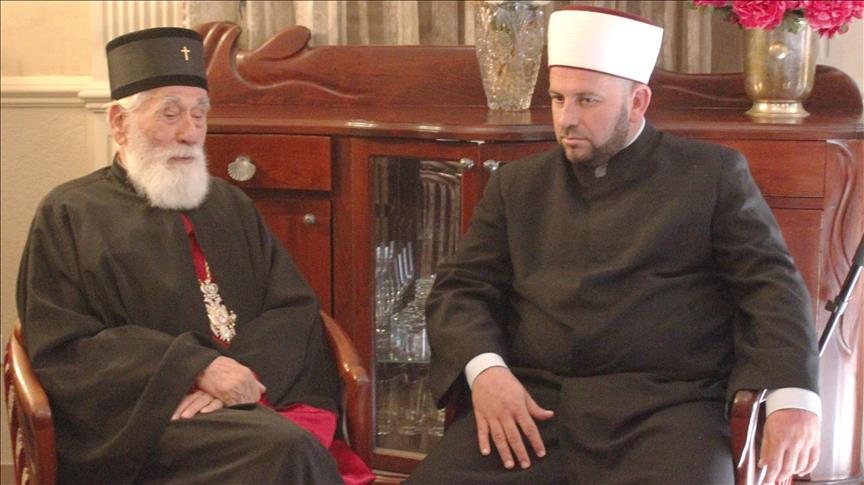 Crna Gora: Krst i ahmedija nisu prepreka prijateljstvu