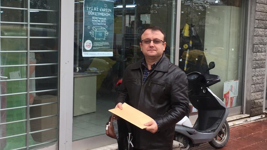 Retired Turkish sergeant returns his medal to NATO