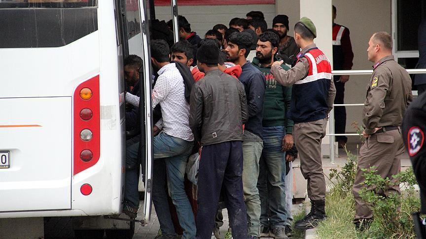 Over 65 migrants, refugees held in northwestern Turkey