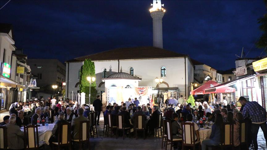 Shkup, iftar nga Bashkia e Bursës dhe organizata El Hilal