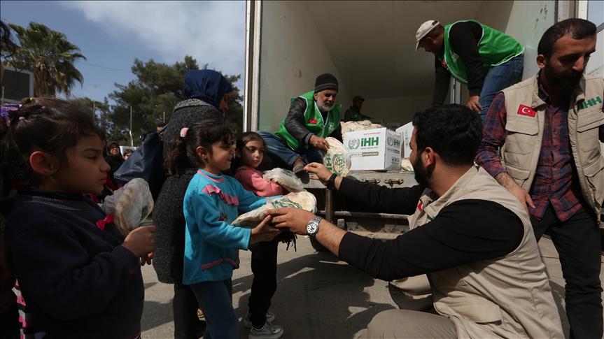 Turkish NGO distributes 15M loaves of bread to Syrians