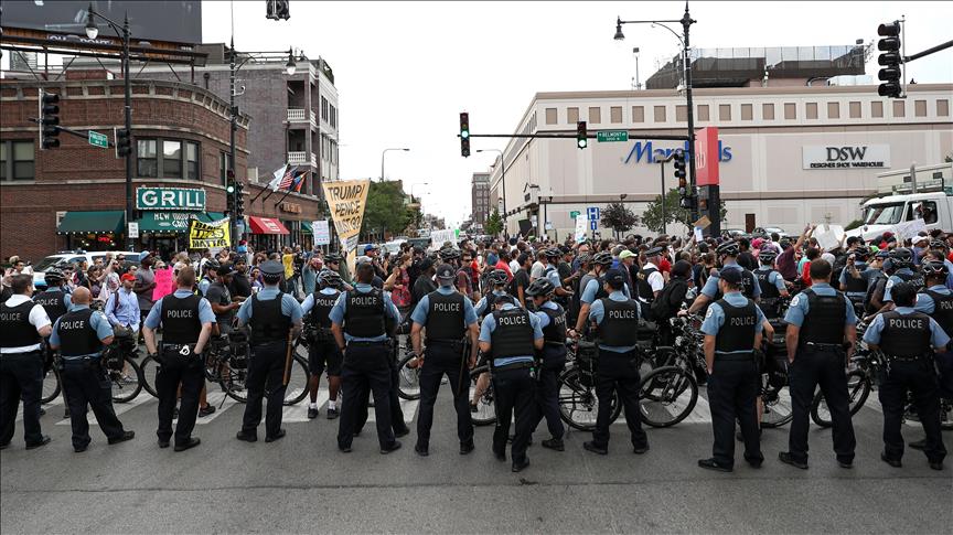 Anti-violence protesters block major Chicago highway