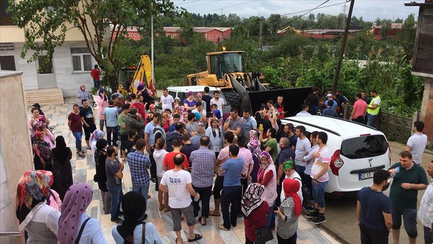 Turkey: 165 rescued from flooded factory