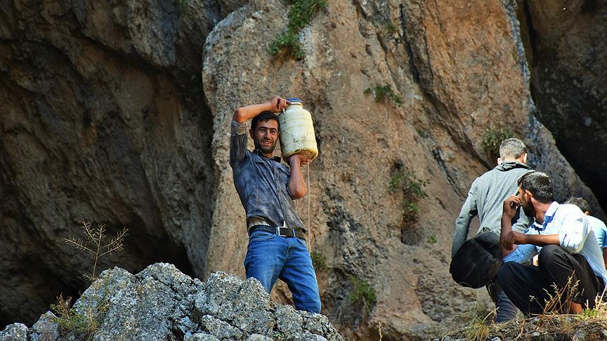 Süt ürünlerini mağarada muhafaza ediyorlar