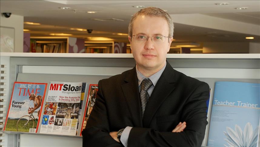 Turkish professor awarded for efforts on communication