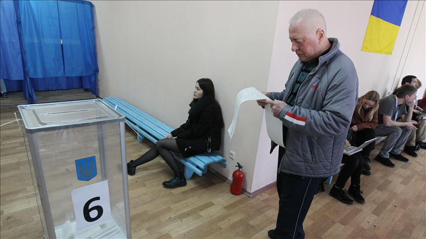 Ukrainians go to polls for presidential election