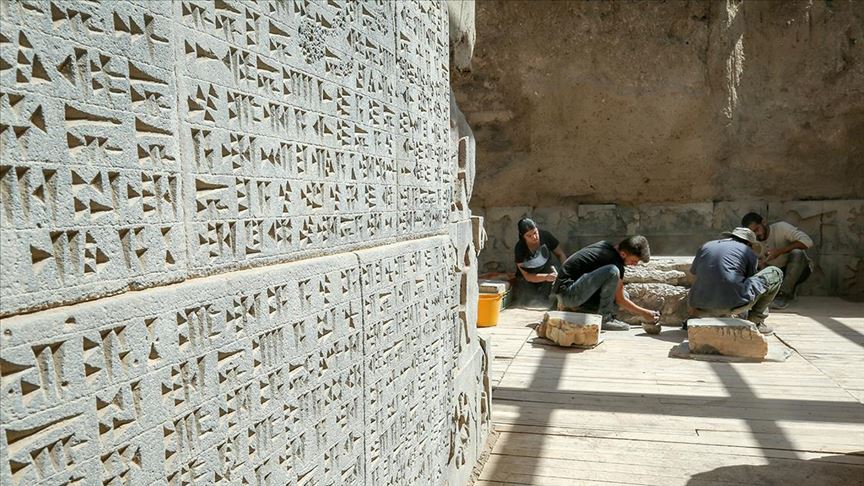 Ayanis Kalesi'ndeki 'gizemli oda'nın sırrı araştırılıyor