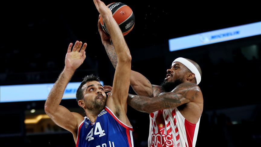 Lider Anadolu Efes, Sırbistan deplasmanında