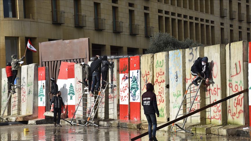 من شمال لبنان إلى جنوبه احتجاجات على تردي الأوضاع المعيشية