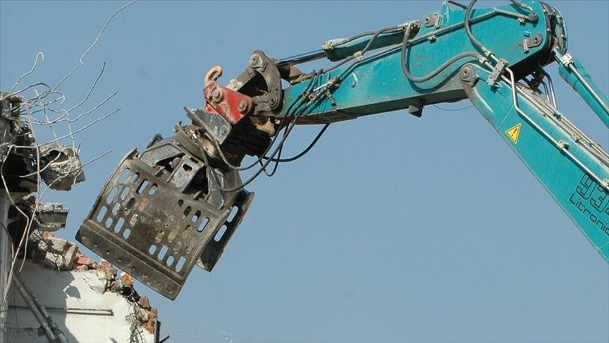 11 killed as crane collapses in India