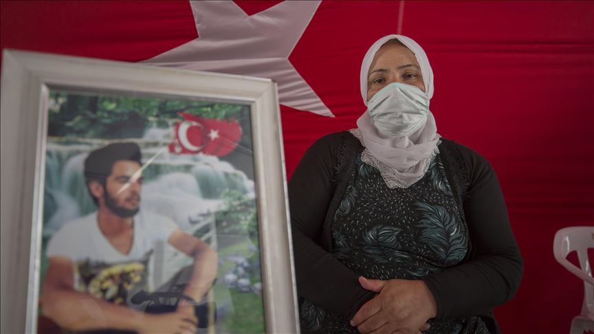 Majke u Diyarbakiru protestuju već 353 dana: Sklonite vaše prljave ruke ...