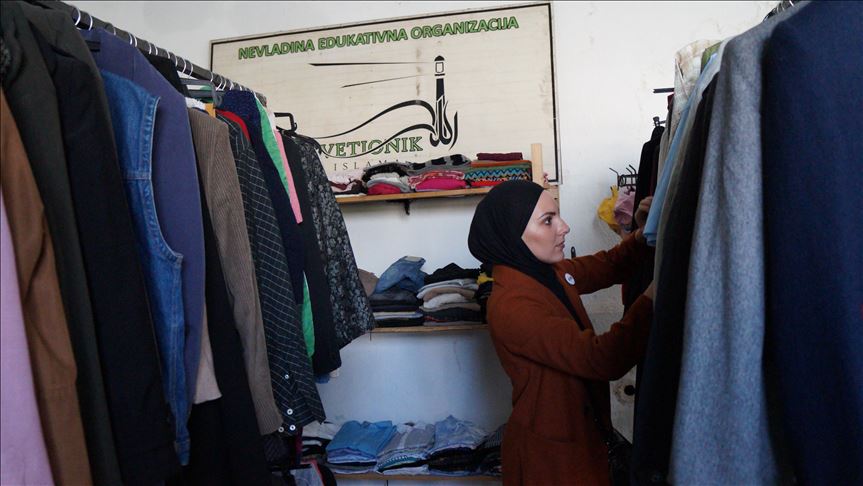 "Humani butik" u Novom Pazaru: Besplatna odeća i obuća za građane u potrebi