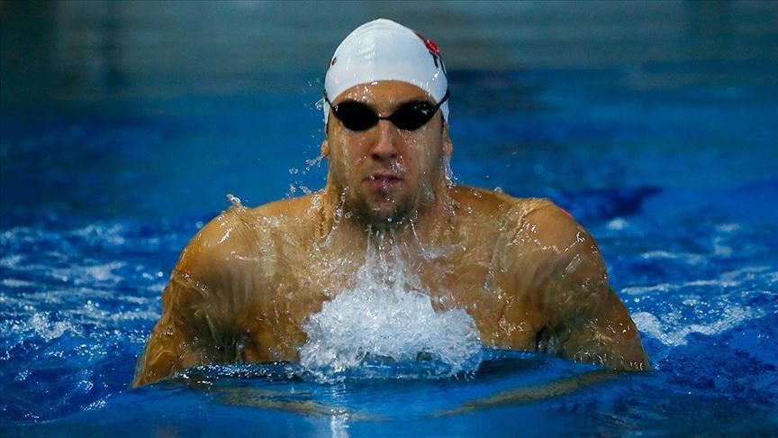 Turkish swimmer Emre Sakci sets European record