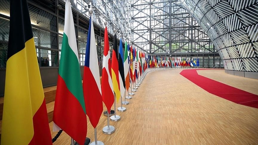 EU leaders agree on budget, COVID-19 recovery package