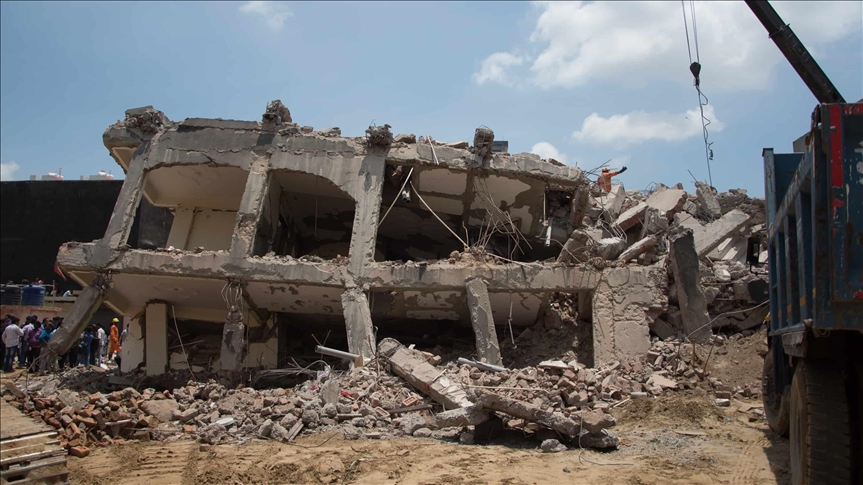 Al menos tres muertos deja colapso de un edificio en Egipto