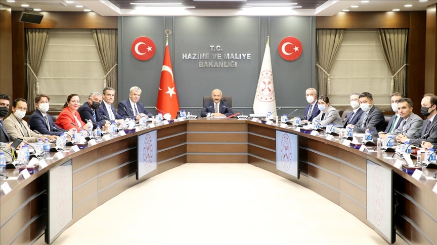 Turkey's finance minister meets with German business leaders