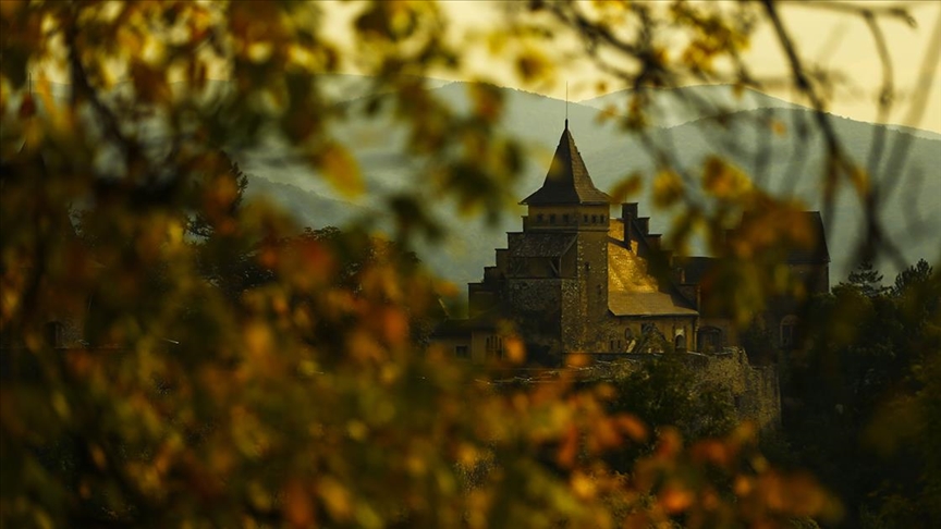 Jesen u Starom gradu Ostrožcu: Simbol kontinuiteta života