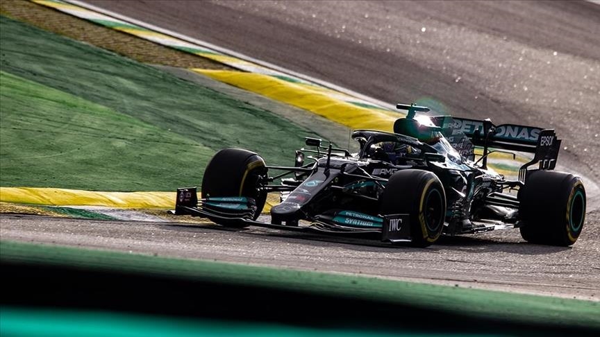 Hamilton Wins Sao Paulo Grand Prix Cuts Gap To Verstappen In Title