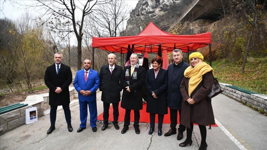 Sarajevo: Ambasadori Francuske, Pakistana, Brazila i Grčke posadili ...