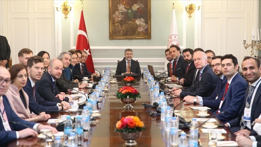 Turkish treasury minister meets nearly 100 executives in London