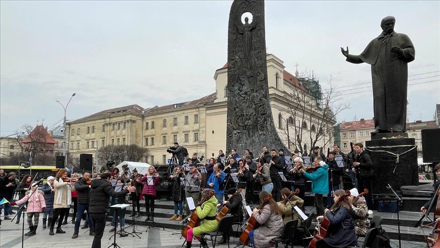Artists perform concerts in Ukraine’s Lviv to protest Russia
