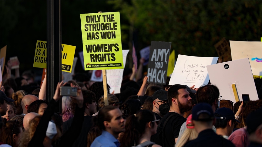 Abortion rights protesters in NYC, DC outraged by Roe v. Wade SCOTUS leak
