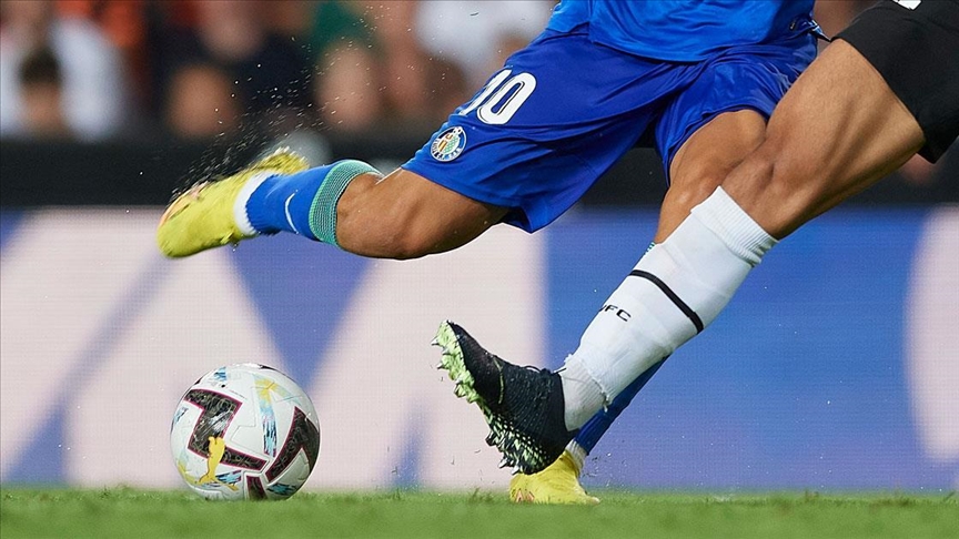 Weekend action fruitful in Europe's top leagues as big clashes ...