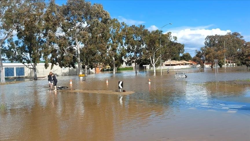 Australian states hit by heavy rain, flooding