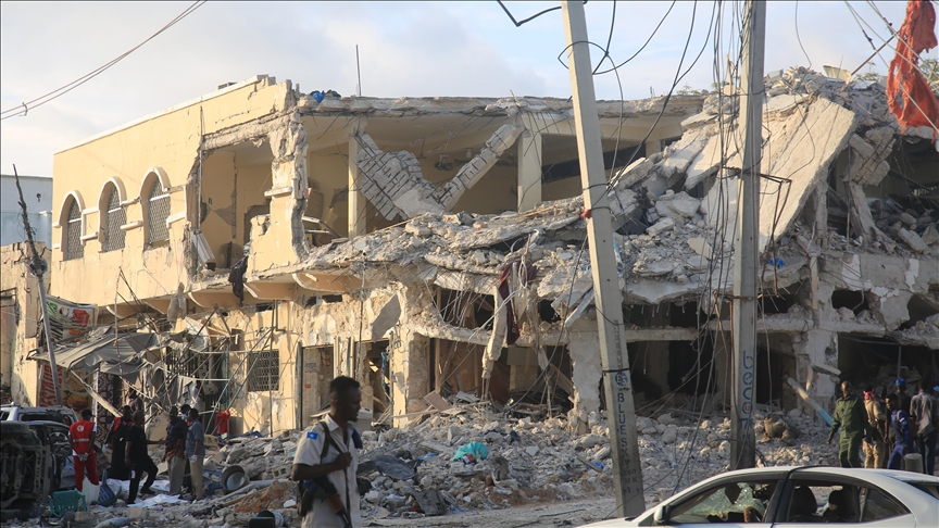 Al menos 100 personas mueren por explosiones de coches bomba en Somalia